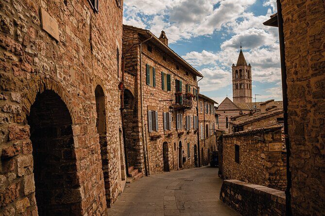 Assisi Walking Tour with Audio and Written Guide by a Local - A Deep Dive into the Assisi Experience