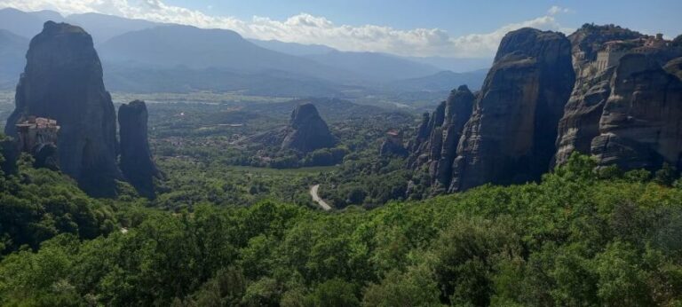 Athens to Meteora, Day Trip with Local Guide,up to 9 people - Exploring the Monasteries and Scenic Vistas