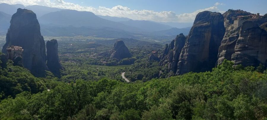 Athens to Meteora, Day Trip with Local Guide,up to 9 people - Exploring the Monasteries and Scenic Vistas