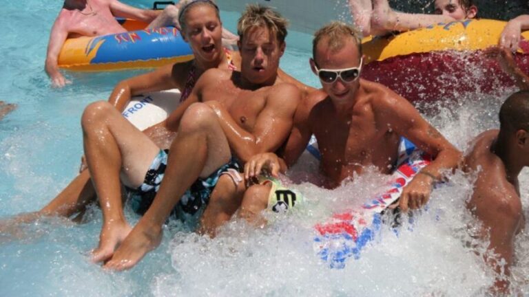 Atlantis Waterpark Entry Ticket with Hotel Pickup - Who Will Love This Experience?