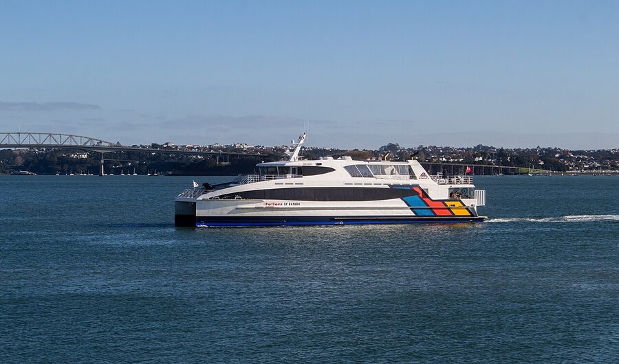 Fullers360 ferry Te Kotuku arriving at Auckland ferry terminal