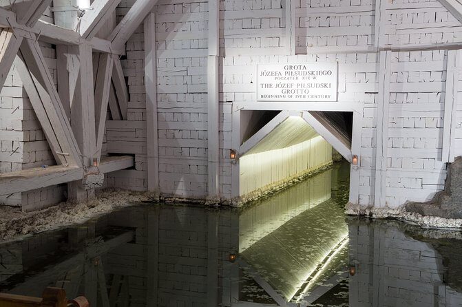 Auschwitz & Wieliczka ONE DAY Guided Tour +Private Transportation - Auschwitz-Birkenau Memorial and Museum