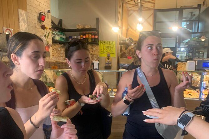 Authentic Pasta and Tiramisu Cooking Course in Spanish Steps - The Group Dynamics and Environment