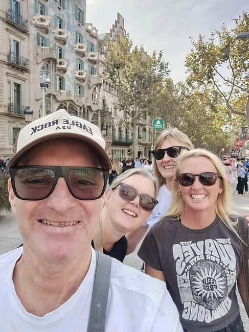 Authentic private tour of Barcelona in French - Diving Into the Details: The Experience