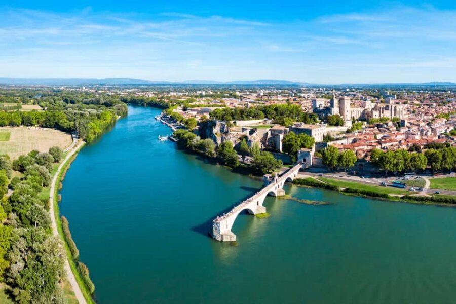 Avignon: Express Walk with a Local in 60 minutes - What Does the Tour Cover?