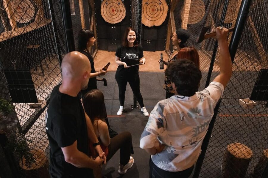 AXE THROWING EXPERIENCE IN BERLIN - Practical Details and Tips