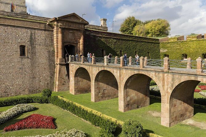 Barcelona Best Views: Old Town and Montjuic Castle Private Tour - Value for Money