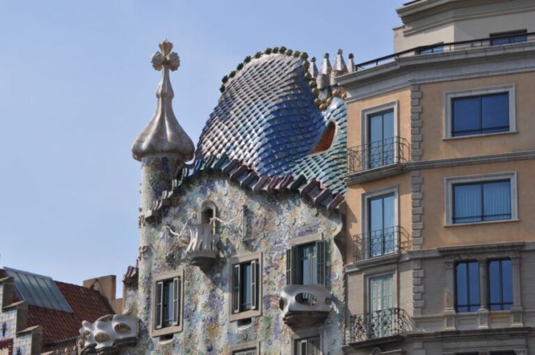 Barcelona: Discover Gaudi Architectural Guided Tour - Who Should Book This Tour?