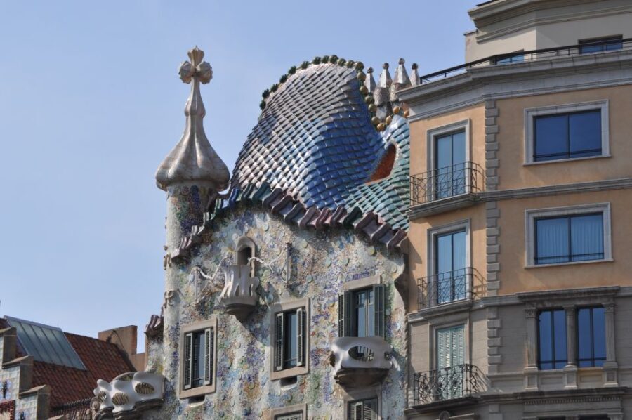 Barcelona: Discover Gaudi Architectural Guided Tour - Who Should Book This Tour?
