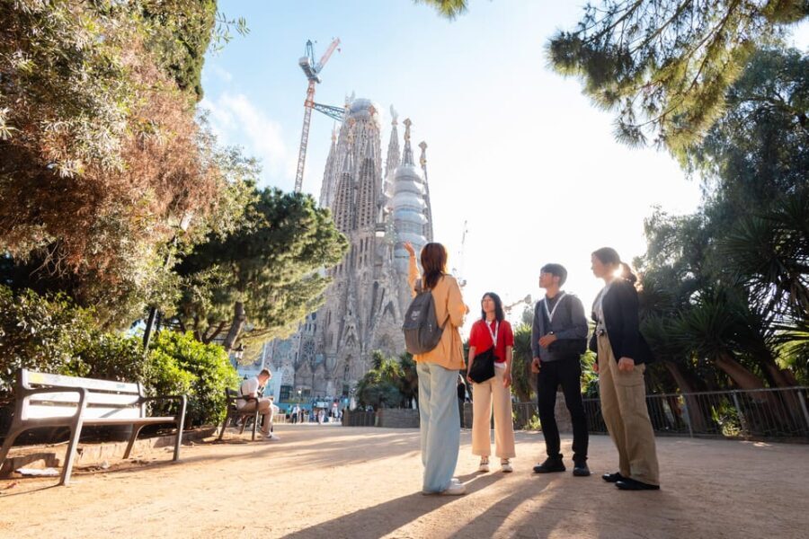 Barcelona: Gaudí Houses & Sagrada Familia Tour - What’s the Value?
