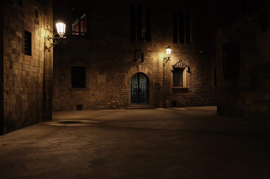 Barcelona: Gothic Quarter Night Walk Mysteries and Legends - The Experience: Details That Matter