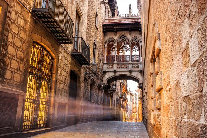 Barcelona Gothic Quarter Scavenger Hunt and City Highlights Walking Tour - Practical Details and Experience Quality
