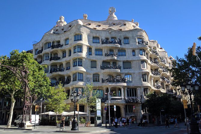 Barcelona Highlights Private Tour in a chauffeured Mercedes-Benz - Analyzing Value and Cost