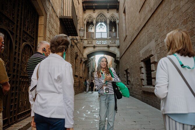 Barcelona In a Day Sagrada, Park Guell, Old Town & Cable Car - Transportation and Group Size