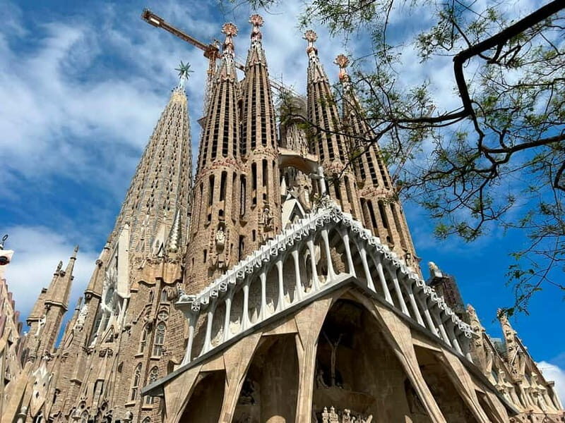 Barcelona: Private DAY TRIP Personalized City Tour - A Deep Dive into the Experience