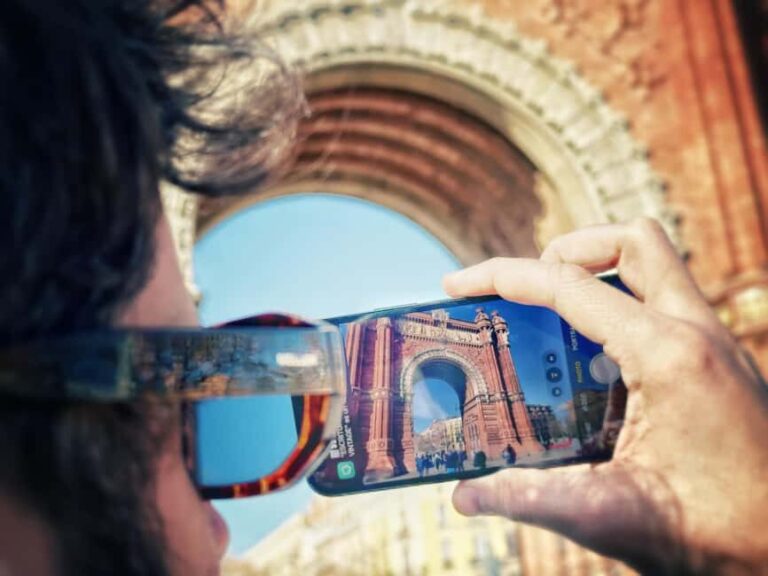 Barcelona: Private Phone Photography Class - Park & Old Town - Why This Tour Is Worth Considering