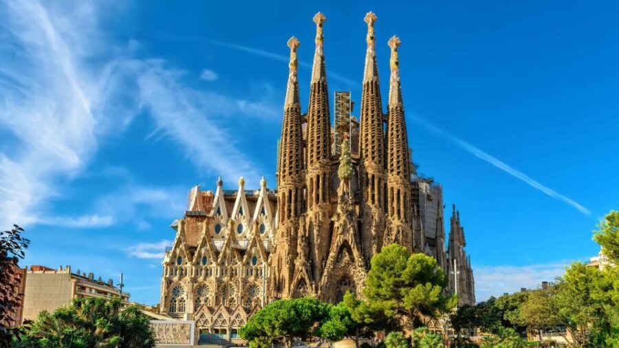 Barcelona: Sagrada Familia and City Tour with Hotel Pickup - What’s Included and What to Consider