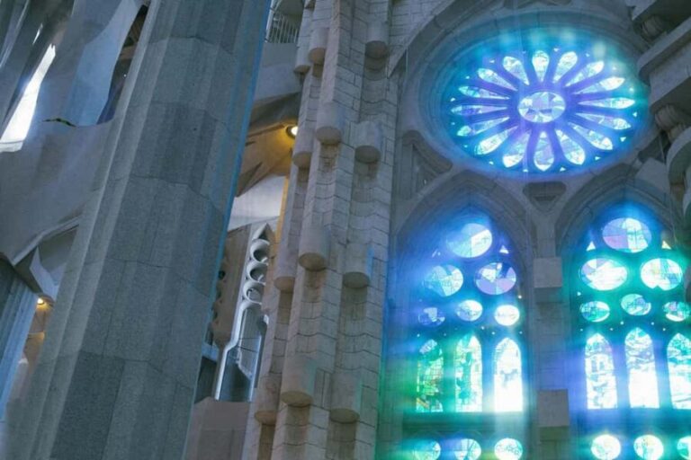 Barcelona: Sagrada Familia Guided Tour with Tickets - The Value of the Guided Tour versus Self-Guided Visits