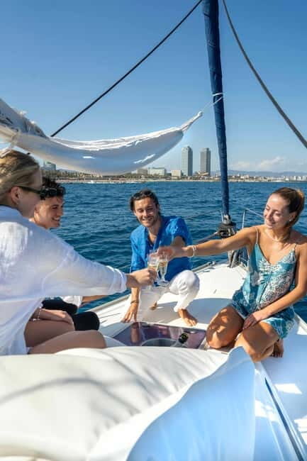 Barcelona: Sailing Tour with Young Local Captain & Drinks - Detailed Breakdown of the Itinerary