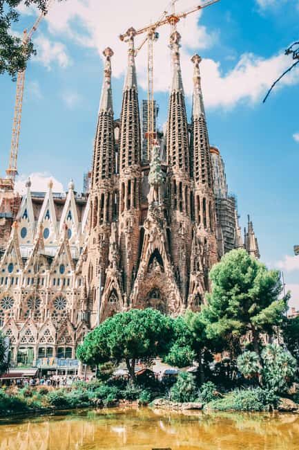 Barcelona Segway Tour: Gaudi Highlights - Itinerary Breakdown: What to Expect