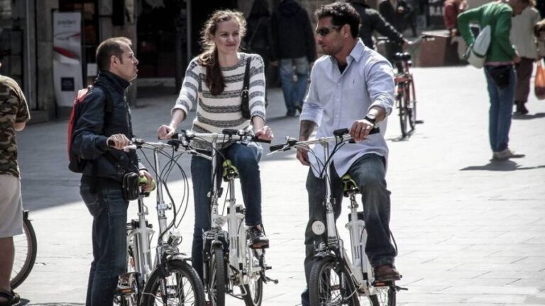 Barcelona: Small Group or Private Bike Tour - Authentic Experiences from Past Participants