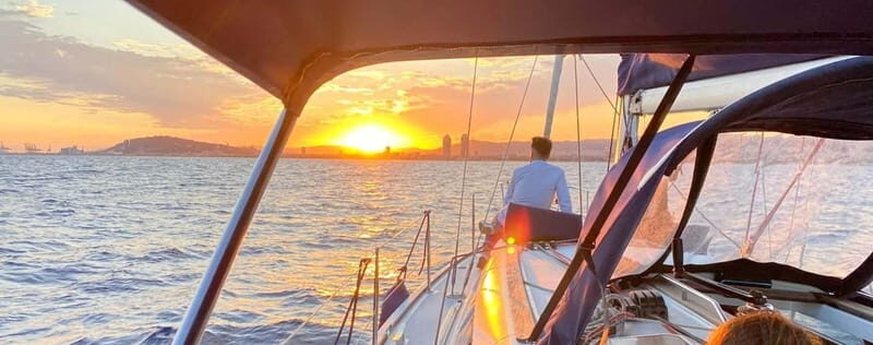Barcelona: Sunset Boat Trip with Cava Wine and Snacks - Why This Tour Works Well for Different Travelers