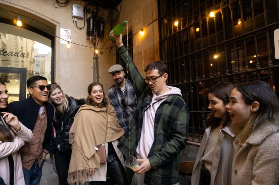 Barcelona: Tapas Tour with Food Tastings and Drinks - The Experience: What You Can Expect