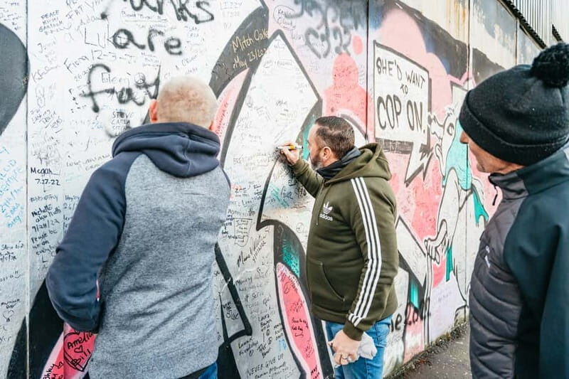 Belfast: 1.5-Hour Private Black Taxi tour - What to Expect During the Tour