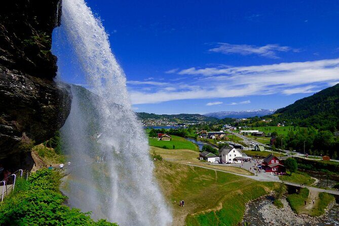 Bergen: Hardangerfjord, Waterfalls, Culture & Apple pie - Mørkhølsfossen Waterfall
