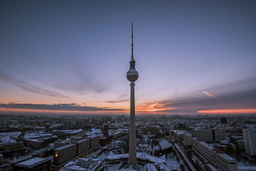 Berlin: 3-Hour Private Tour in French or Italian - Exploring the Itinerary