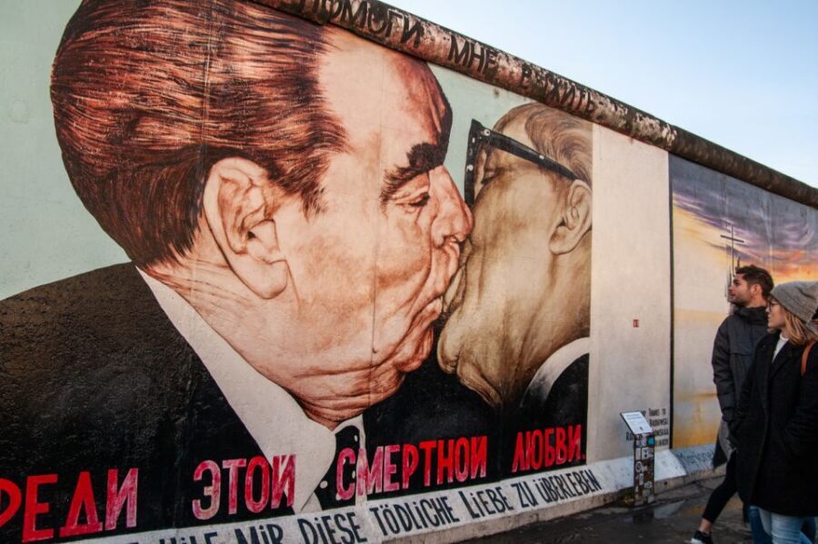 Berlin: Alternative Culture Walking Tour & Photoshoot - The Practicalities: What’s Included and What’s Not