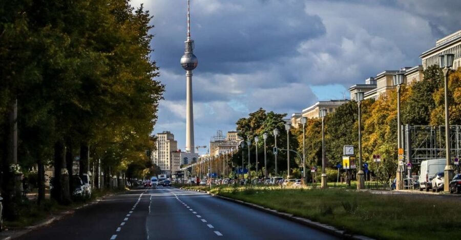 Berlin: Guided Walking Tour in English - Starting Point and Initial Impressions: Alexanderplatz and the TV Tower