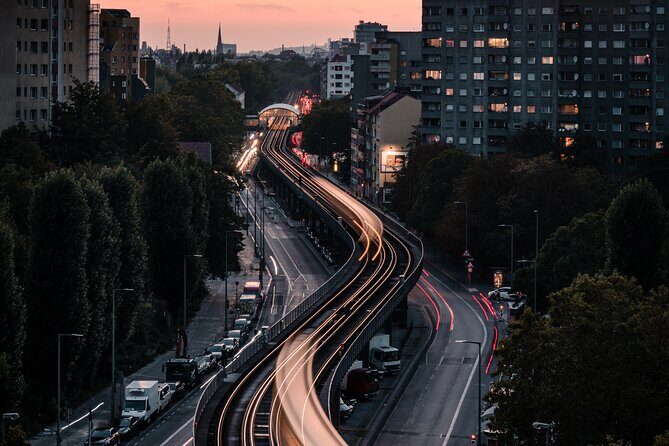 BERLIN PHOTO TOUR with a professional Photographer from Berlin - The Guide: Fabian