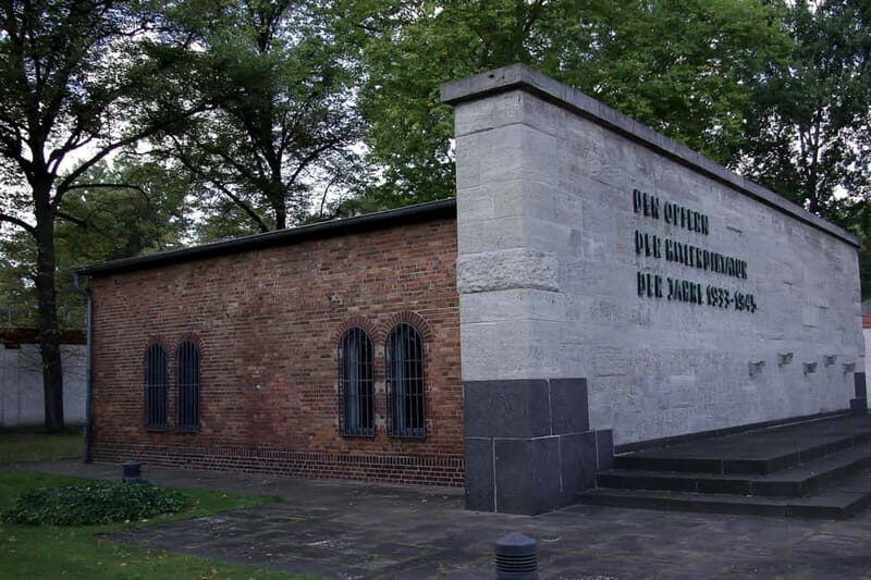 Berlin & Sachsenhausen: 5-Hour Tour "Third Reich" by VW-Bus - An In-Depth Look at the 5-Hour "Third Reich" Tour