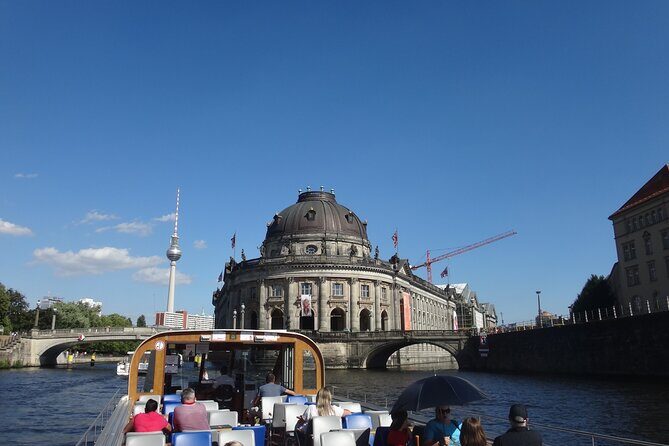 Berlin sightseeing boat tour on the Spree - Detailed Breakdown of the Itinerary and Landmarks