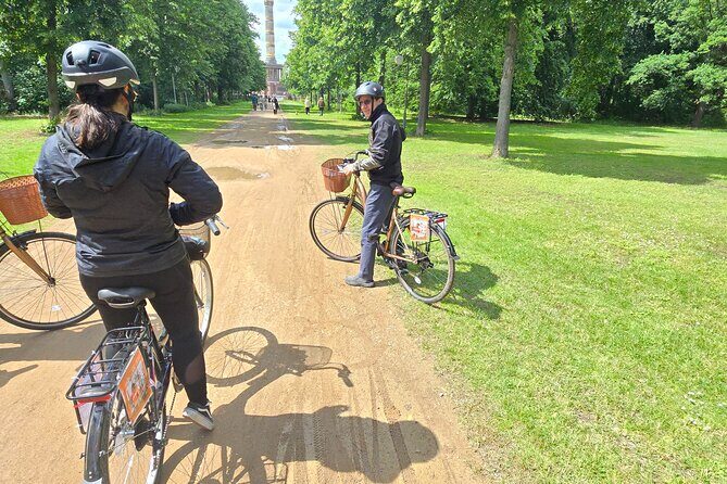Berlin : The best bike tour with a Berlin guide and insider tips - A Detailed Breakdown of the Itinerary