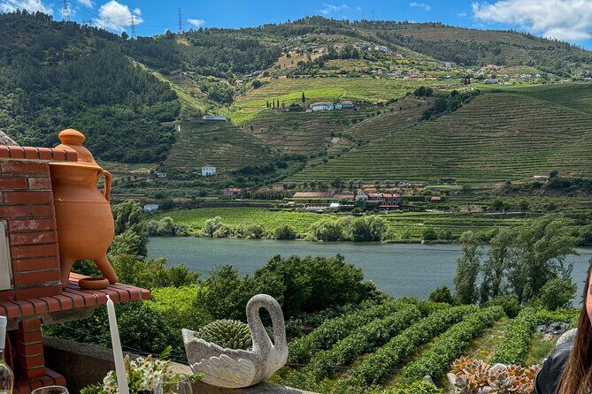 Best of the Douro in a Day: Boat, Wine and Family Lunch - Jeep Safari through the Vineyards
