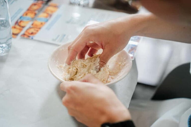 Between Sweet Traditions: pastel de nata workshop in Madeira - A Well-Structured and Interactive Class