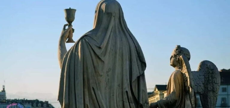 Between Templars and Freemasons - A Journey Between Mystery and Superstition - Authentic Insights from Reviews