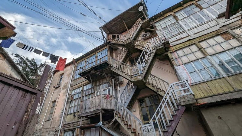 Beyond the Old City: Tbilisi's Hidden Gems Walking Tour - Who Should Consider This Tour?