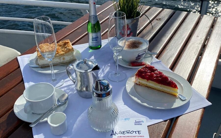 Biggesee: Boat Tour with All-inclusive cake buffet - The Experience from the Passenger Perspective