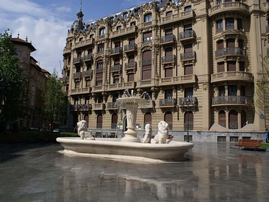 Bilbao: Exclusive Private Walking Tour - Itinerary & Highlights in Detail