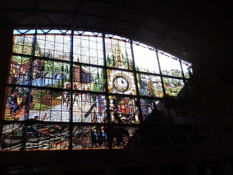 Bilbao: I'm a guide who shows the history of the city of Bilbao. - FAQs