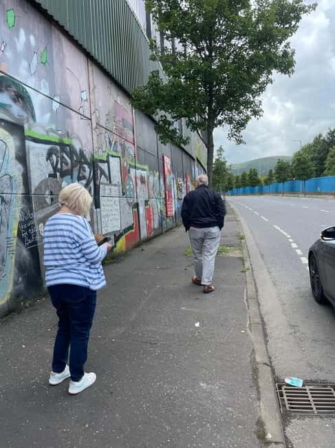 Black Taxi tour of Belfast - Exploring Belfast’s Peace Walls and Murals
