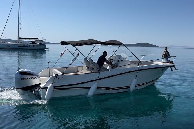 Blue Lagoon and 3 Islands Speedboat Tour from Trogir - Why This Tour Works Well