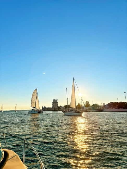 Boat tour in Lisbon with local sailors - What to Expect on the Tour