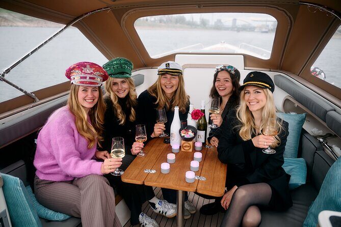 Boat trip Heidelberg Private boat with captain 1.5h to 12 guests - The Sightseeing Stops and Their Charm