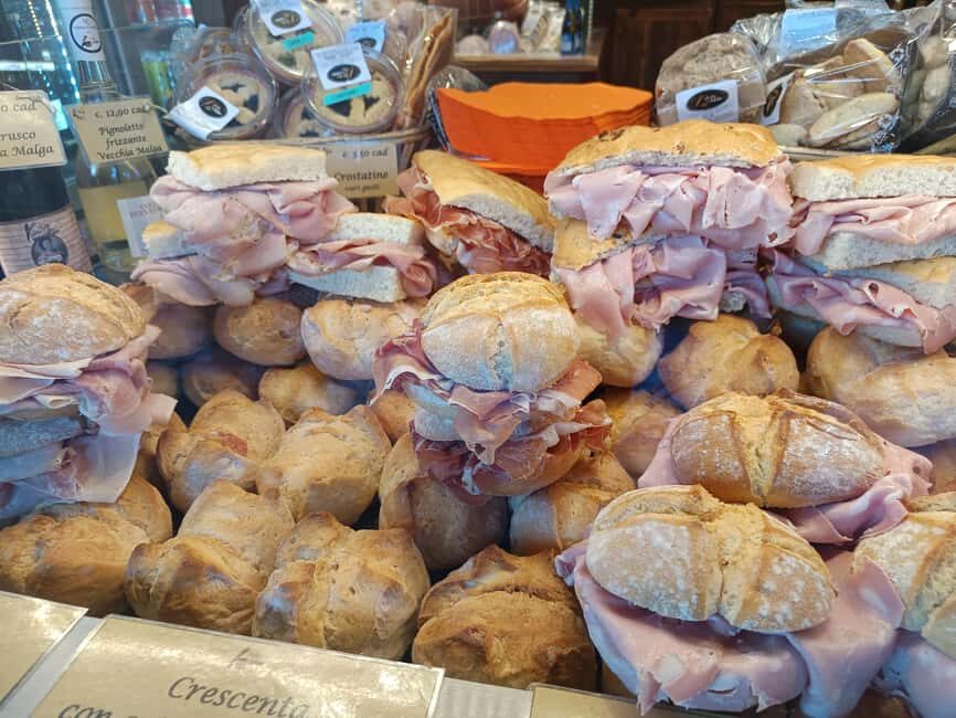 Bologna by night: food, wine and gelato with a local - Learning about Italian Aperitivo Culture