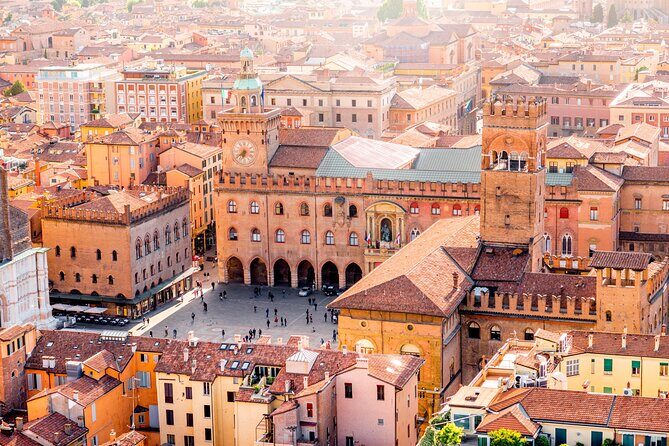 Bologna: City Walk with Audio Guide in 7 Languages on your Phone - The Route and Key Stops