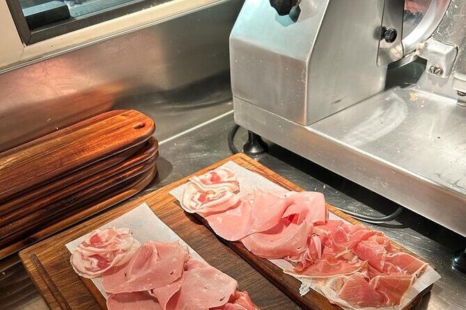 Bologna Food Tour and Enogastronomia Experience with Local Chef - Tasting in Traditional Trattorias and Salumerias